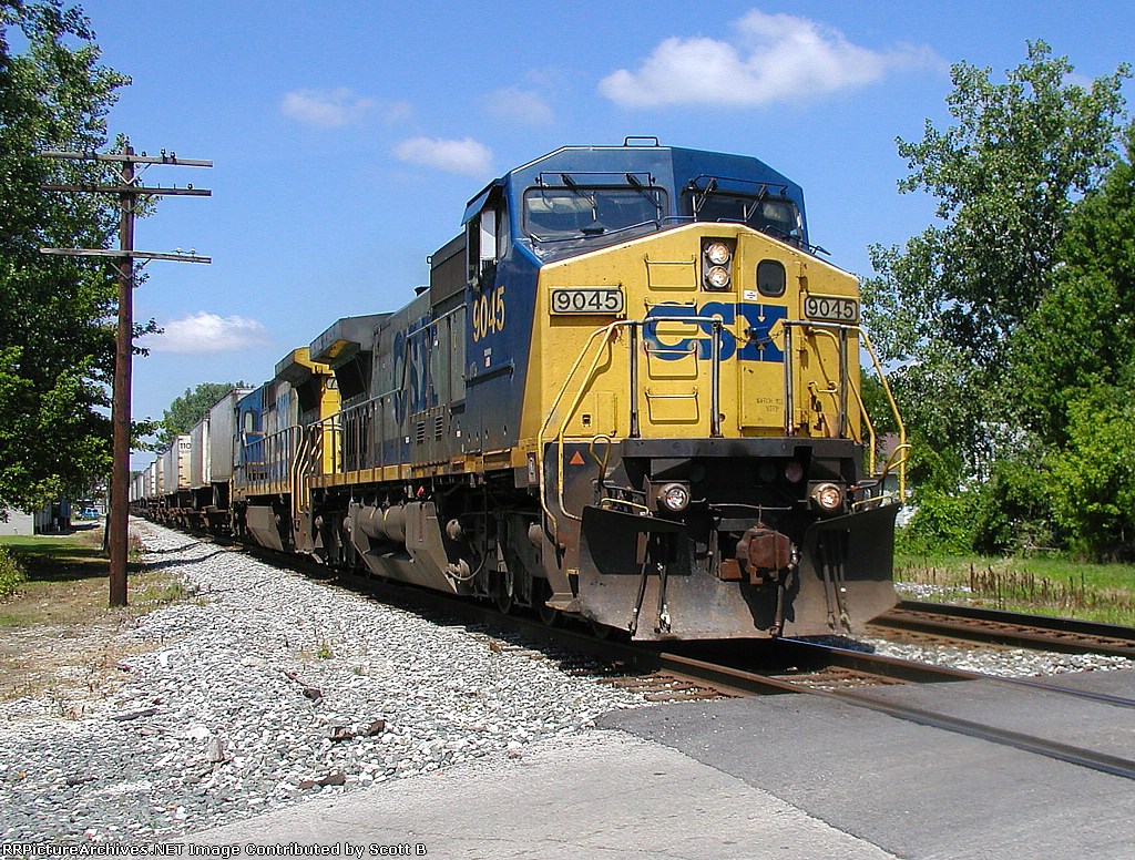 CSX 9045 Q110 12:20 P.M.